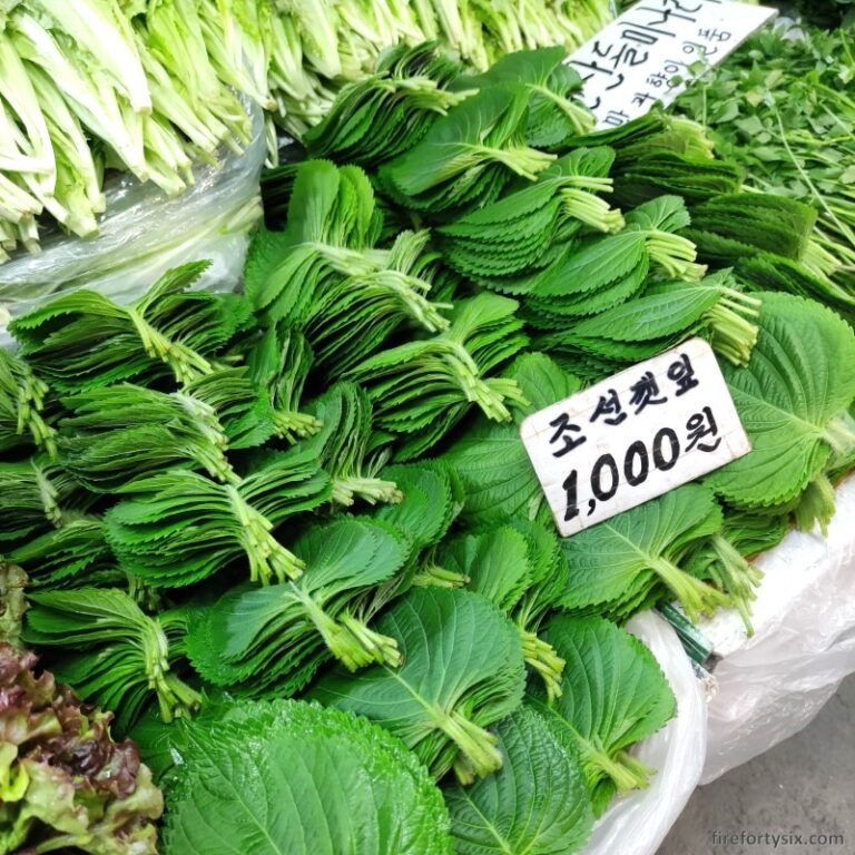 Strolling down Gyeongdong Market for a truly local sijang experience